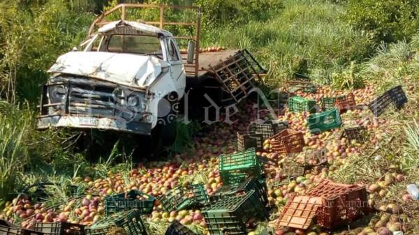 Se Registra Aparatoso Accidente Sobre La Carretera 200 Hay Un