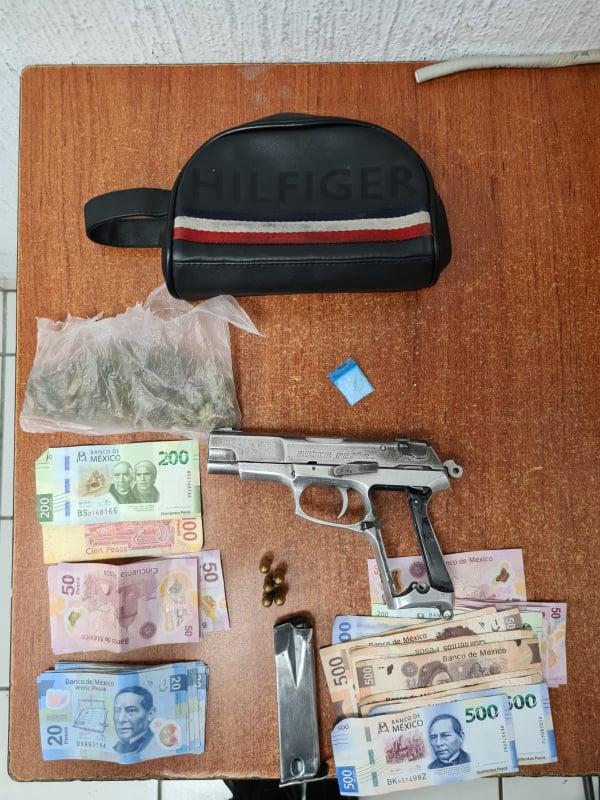 Asegura Sspc A Dos Hombres Con Posesión De Arma De Fuego Y Narcóticos