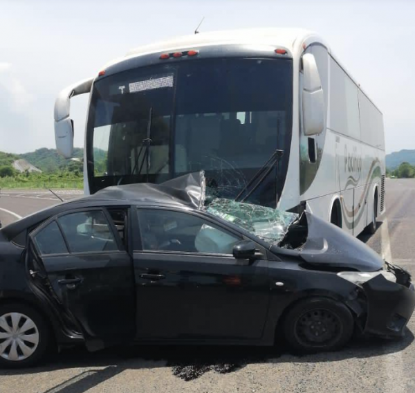 Mujer Y Niña Pierden La Vida En Trágico Accidente En La Federal 200