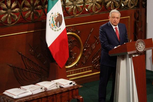Amlo Presenta 20 Iniciativas De Reforma A La Constitución El Sol De