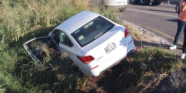 1 Lesionado En Volcadura En Libramiento De Tepic El Sol De Nayarit